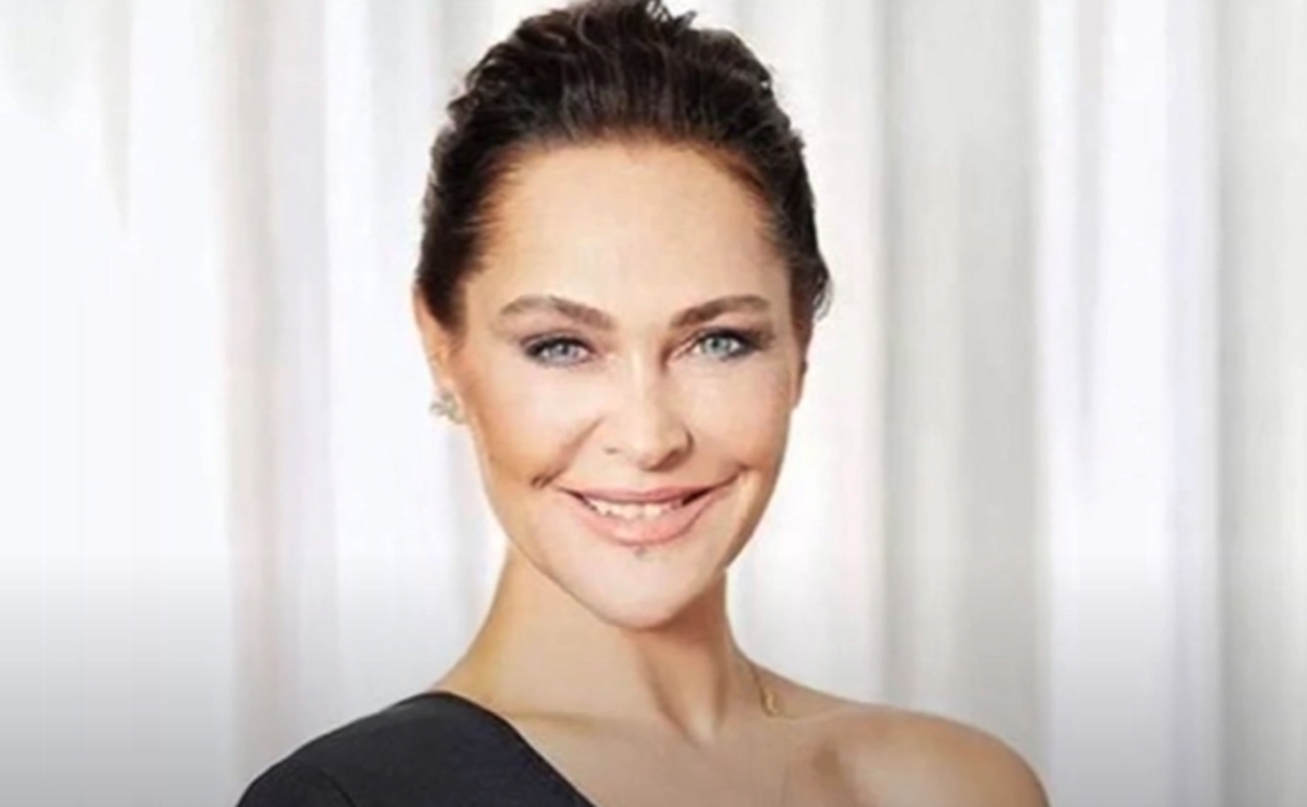 Hülya Avşar Kaç Yaşında? En Özel Hülya Avşar Fotoğrafları